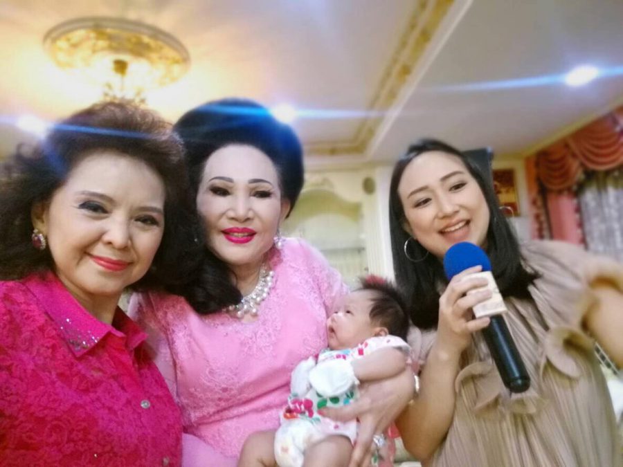 ดร.สิริลักข์ ศัลยสิริ ฉลองวันเกิดให้ลูกสาวคนเล็ก “น้องพิ้งค์” และรับขวัญหลานสาวคนใหม่ “น้องพรรษ ...